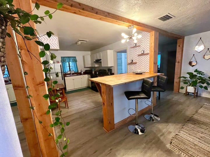 Downtown Home W/ Large Yard By Uf - Gainesville, FL