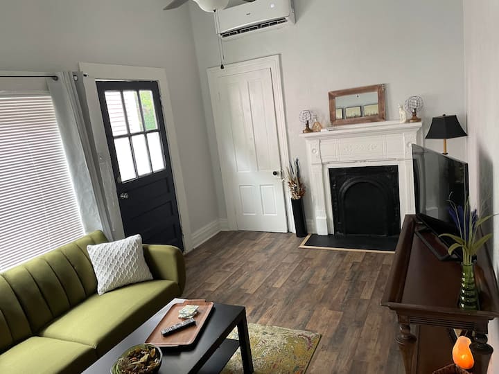 Charming Apartment Unit 2 - Macon, GA