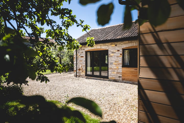 One Bedroom Cottage In Village Of Barton St David - Glastonbury