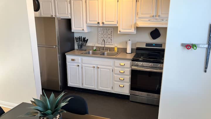 Top Rated Bayview Row-home - Baltimore, MD