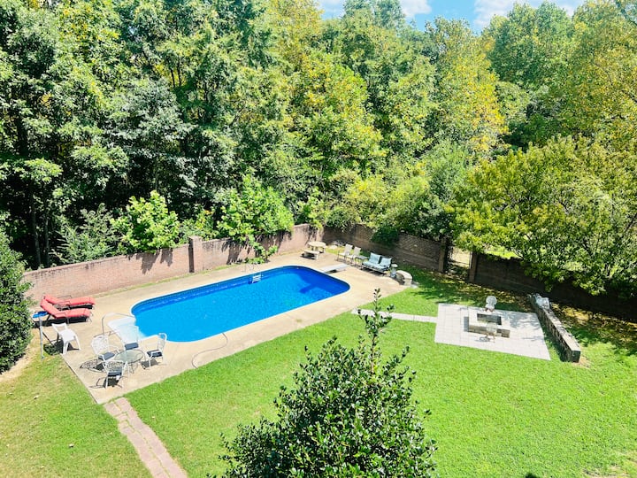 2000 Sq Ft  With Pool On 50 Acres, Near Airport - Springfield, TN