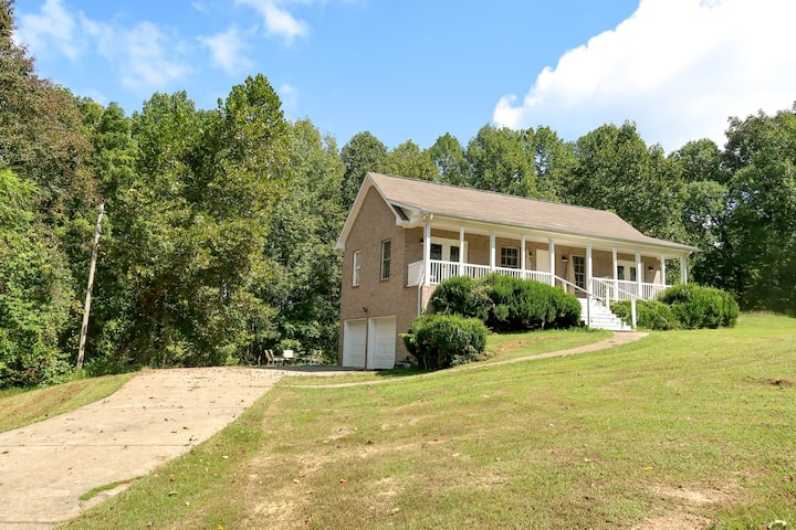 Hilltop Villa, Pool &Spa, 50 Acres, Near Airport - Springfield, TN