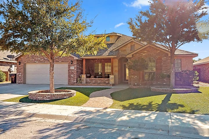 The Maple Of Legends - Midland, TX