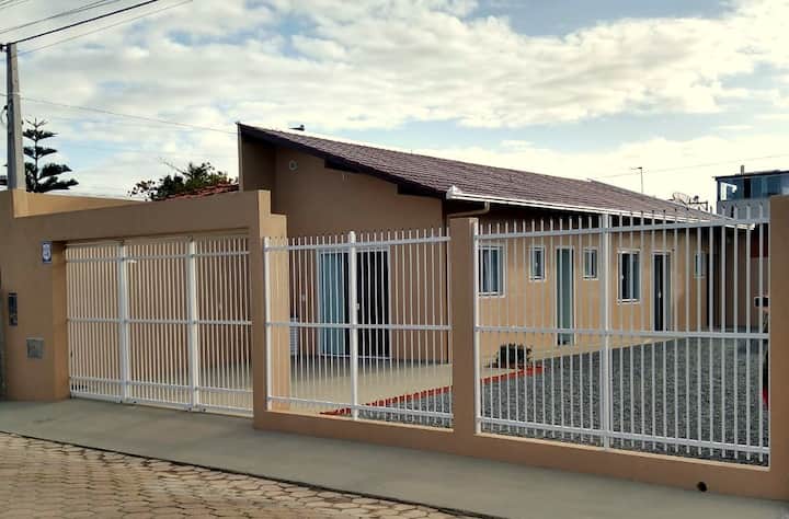 Casa Nova Em Penha, Armação, Próximo
Beto Carrero - Penha