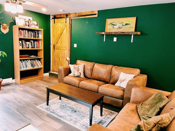 3 Bdrm Suite In Heart Of East Sooke On An Acre - Sooke