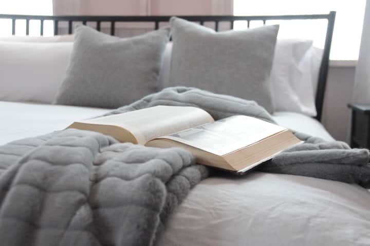 D4 Boutique Inn Balcony, Fireplace, King, Dining - St. George, USA