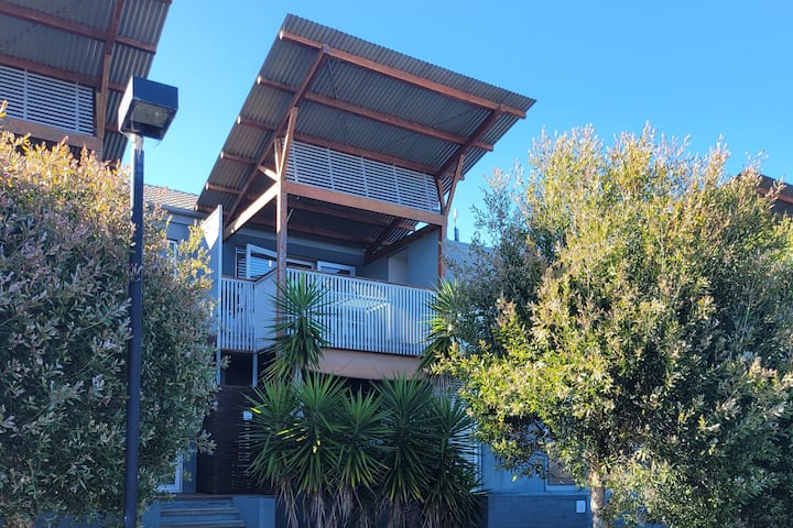 Absolute Beach Front Accommodation 1st Floor - Diamond Beach