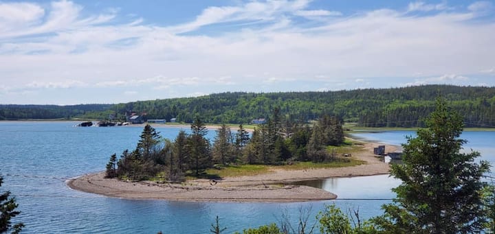 Maces Bay Holiday Rentals & Homes - New Brunswick, Canada | Airbnb