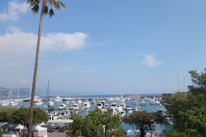 Harbor House - Spacious Harbor View Apartment - Camogli