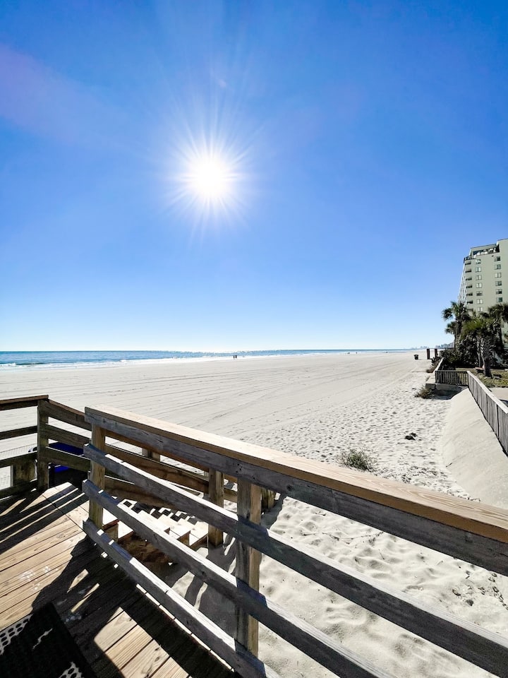 Ocean Front Condo With Private Pool, Beach Access - South Carolina