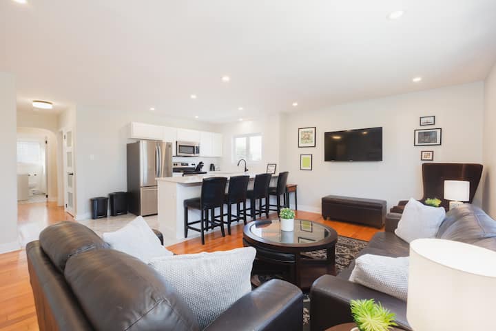 Home Away From Home - 3 Bedroom North End Flat - 핼리팩스 카운티