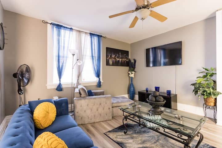 The Indigo Oasis Apartment - Pittsburgh, PA