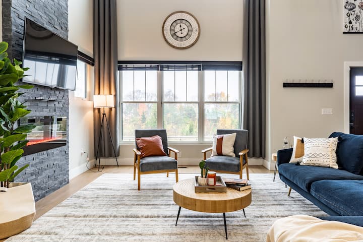 Luxury Urban Home - 2 Miles From Downtown! - Columbus, OH