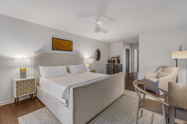 Deluxe King Room At Our Boutique Bed & Brewery - Cashiers, NC