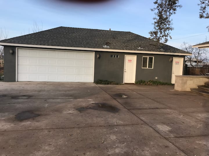 Ranch House - Tulare, CA