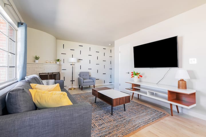 Stylish & Spacious | Remodeled 3br Near Everything - 歐申賽德
