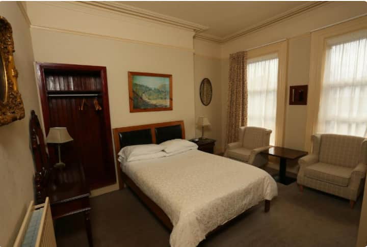 Beautiful Large Double Room, With En-suite - Carrickfergus