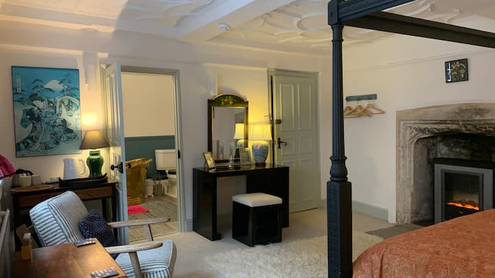 Totnes Guest House - 4 Private Rooms - Totnes