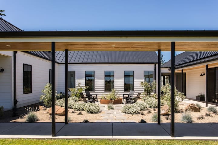 Scandinavian Modern Farm House In Wine Country - Wilsonville, OR