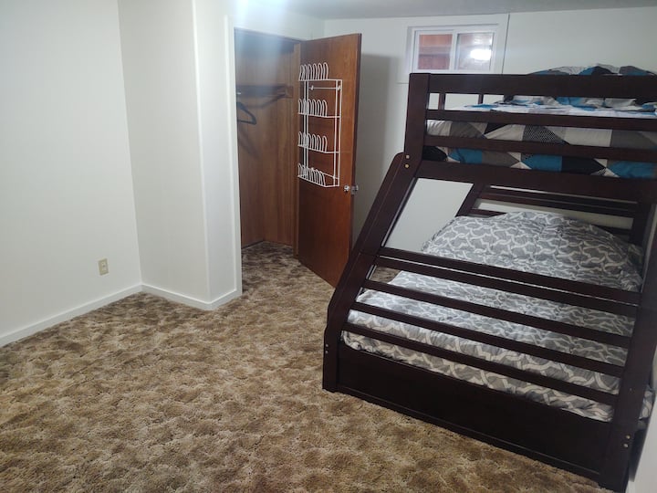 Retraite dans le sous-sol de Meadowbrook - Maisons à louer à Pocatello ...