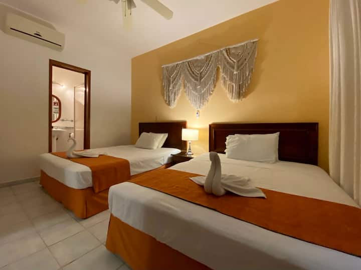 (4)cozy 2-bedroom Apartment On 5th Av. - Playa del Carmen