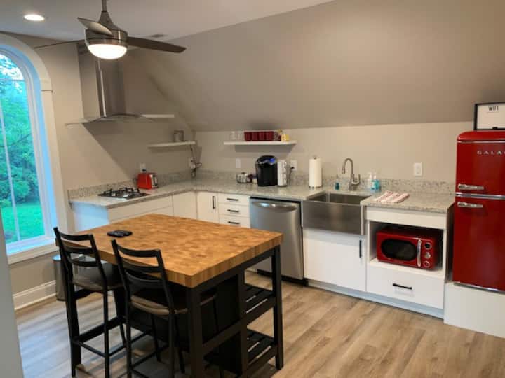 Private 1-br Modern Loft! Rated Top 5 By Trip101! - Harrisonburg, VA