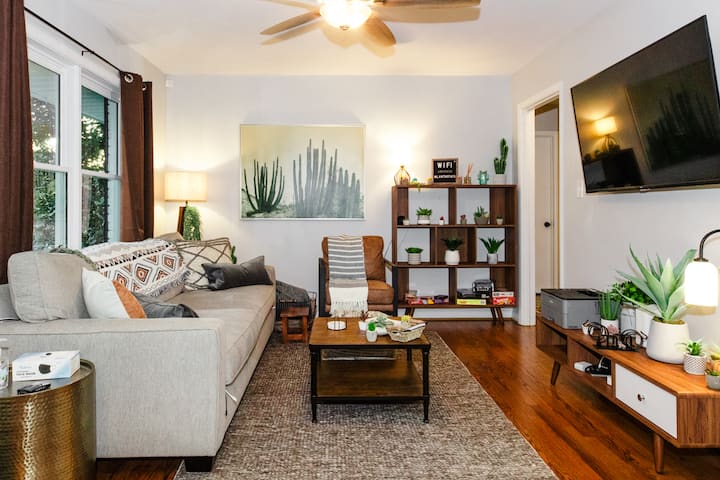 [B] Chic Atl Pad: Luxe Comforts, 4k Tv Endless Fun - Atlanta, GA
