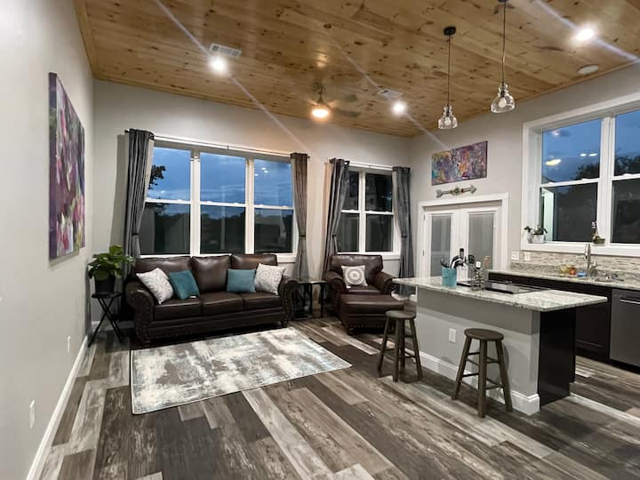 Andrea's Farmhouse - Jefferson City, TN