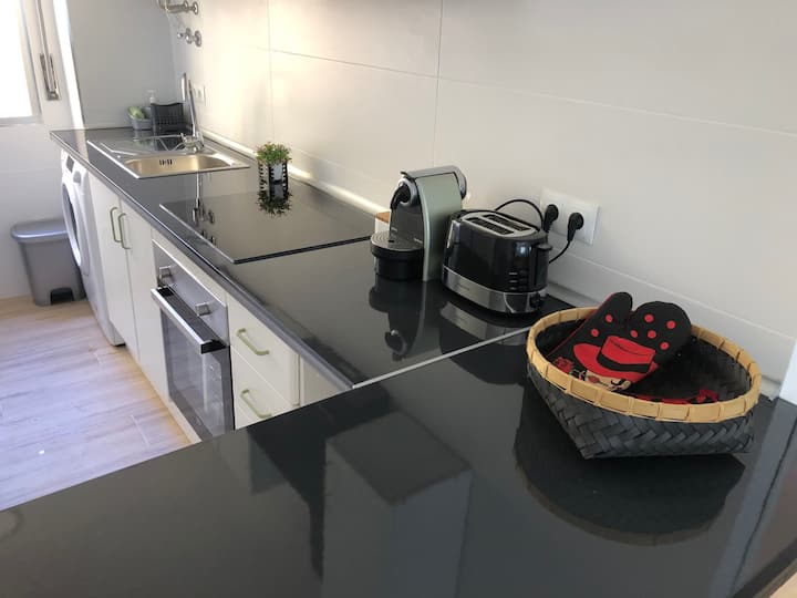 Precioso Piso Muy Luminoso Y Recién Reformado - Dos Hermanas