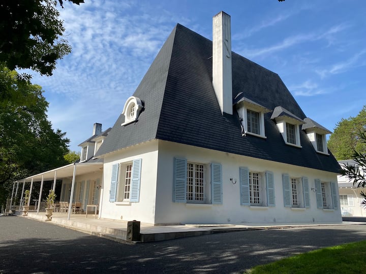 Domaine De Bize Mirepoix 30 Pers. Park Piscine - Ariège
