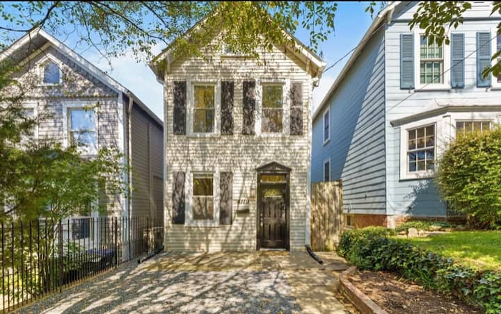 Beautiful And Quiet House /3 Bedrooms 1.5 Baths - Bethesda, MD