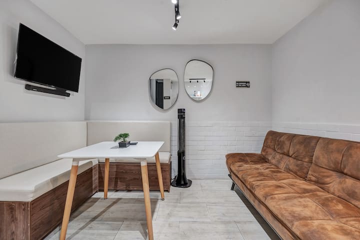Nowa Apt | Provenza Walkable Area, A/c & Balcony - Medellín
