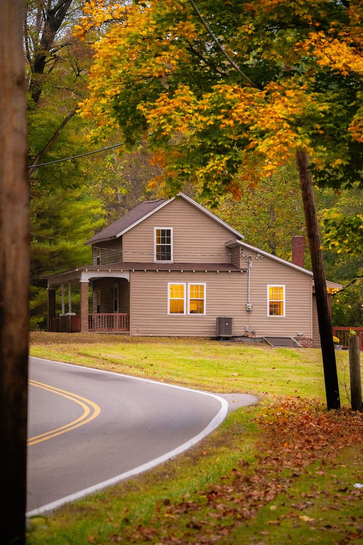 Honey Hill Cottage - Tar Hollow State Park, Laurelville
