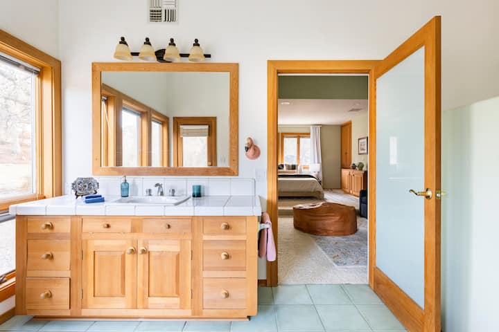 Spacious Chalet With Stunning Mountain Views - Kernville, CA