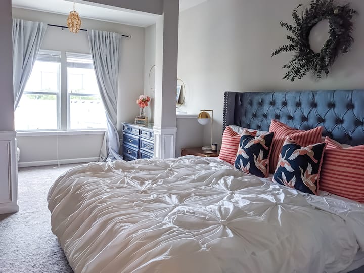 Cheerful 3-bedroom Home Near Downtown Apex - Cary, NC