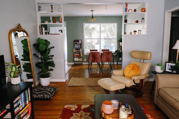 The Oakland Bungalow - Fayetteville, AR