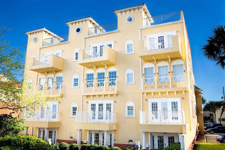 Downtown Cocoa Village Estate 1 - Cocoa, FL