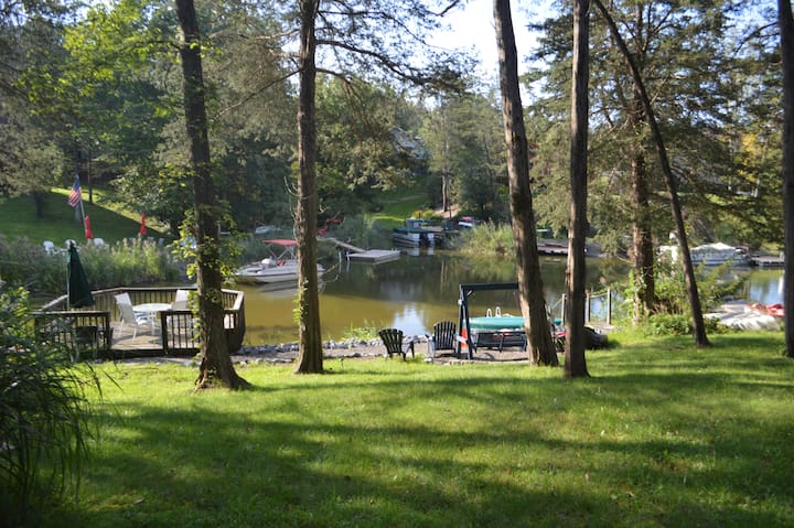 Charming Lakefront House For Large Groups - Hudson, NY
