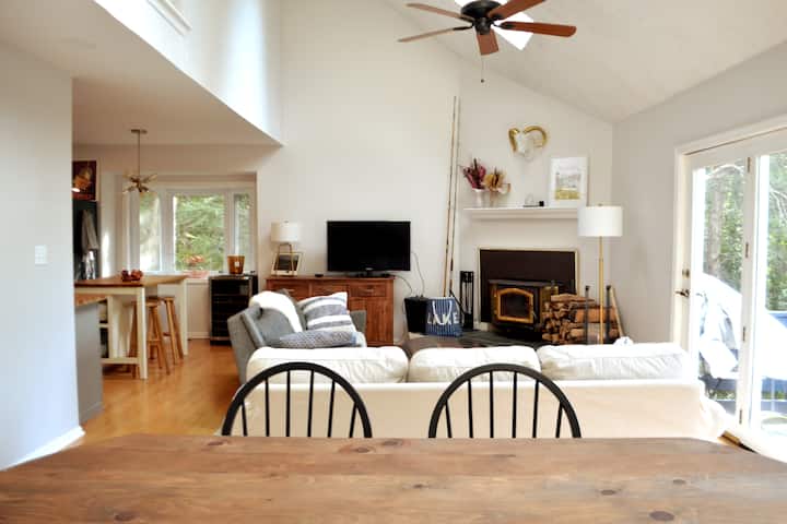 Charming Lakefront House For Large Groups - Hudson, NY