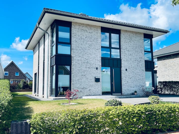 Villa In Der Stadt Mit Ländlichem Flair - Flensburg