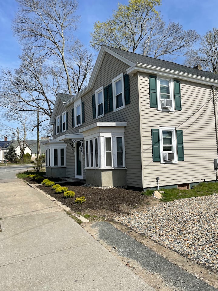 Entire Duplex House Near Cape! - Wareham, MA