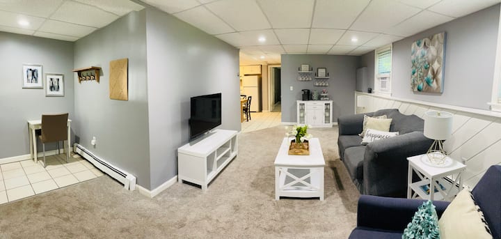 Lovely 2 Bedroom Apartment With 2 Parking Spots - Manchester, NH