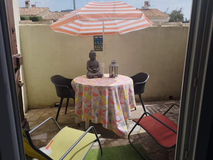 5mns Des Plages, Ch Avec Terrasse Privée, Au Calme - Sanary-sur-Mer