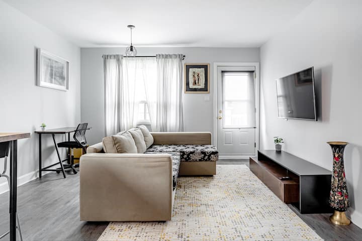 Monthly Stays ♥️ | Deep Clean | Modern Unit - Montreal