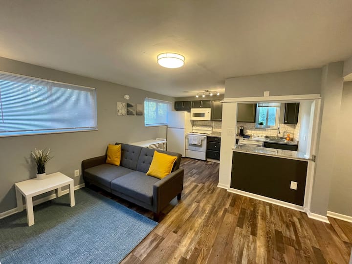 Renovated 2 Bedroom Apt Great Location! - Cincinnati, OH