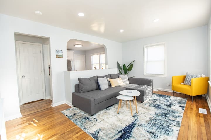Pet Friendly Beach King Bed - Norfolk, VA