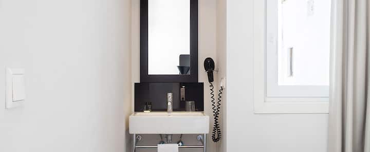 Praktik Garden -Single Room - Barcelona