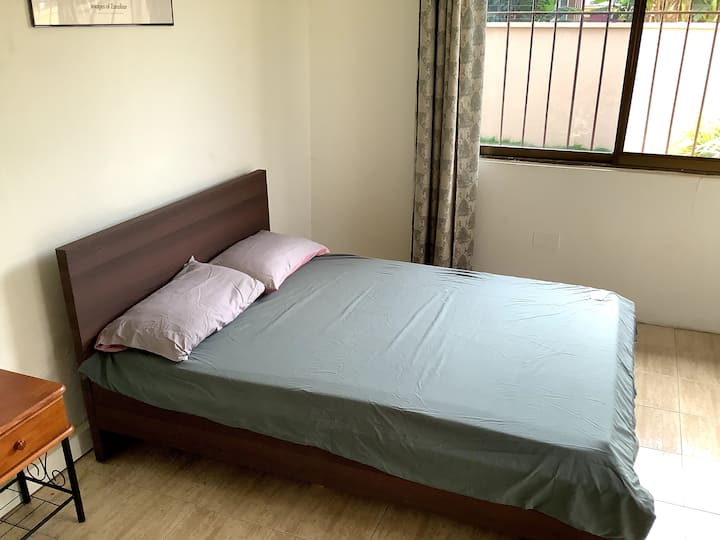 Restful Room In West Legon House - Accra