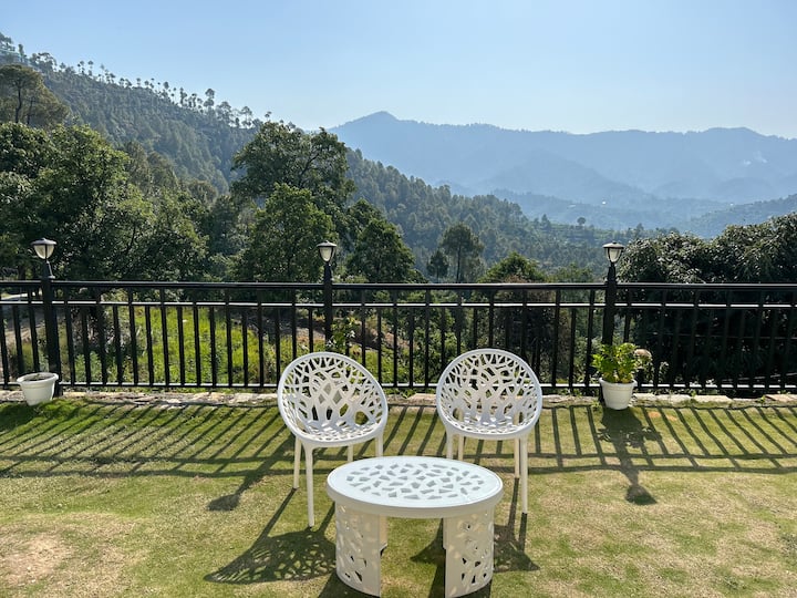 Cosy Sunkissed Cottage With Views| Near Mukteshwar - Uttarakhand
