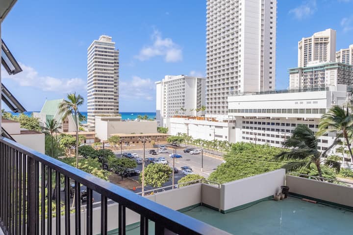 Waikiki Beach Beachfront Vacation Rentals - Honolulu, HI | Airbnb